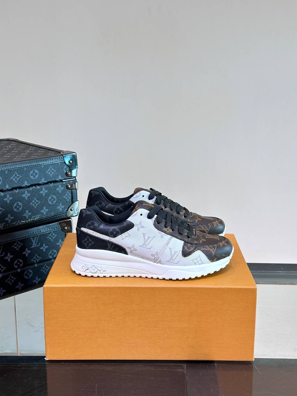 LV Run Away – Vesuvius_Wear